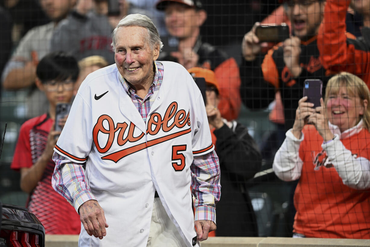 Baseball Legend Brooks Robinson Dies at 86 - The Forkball