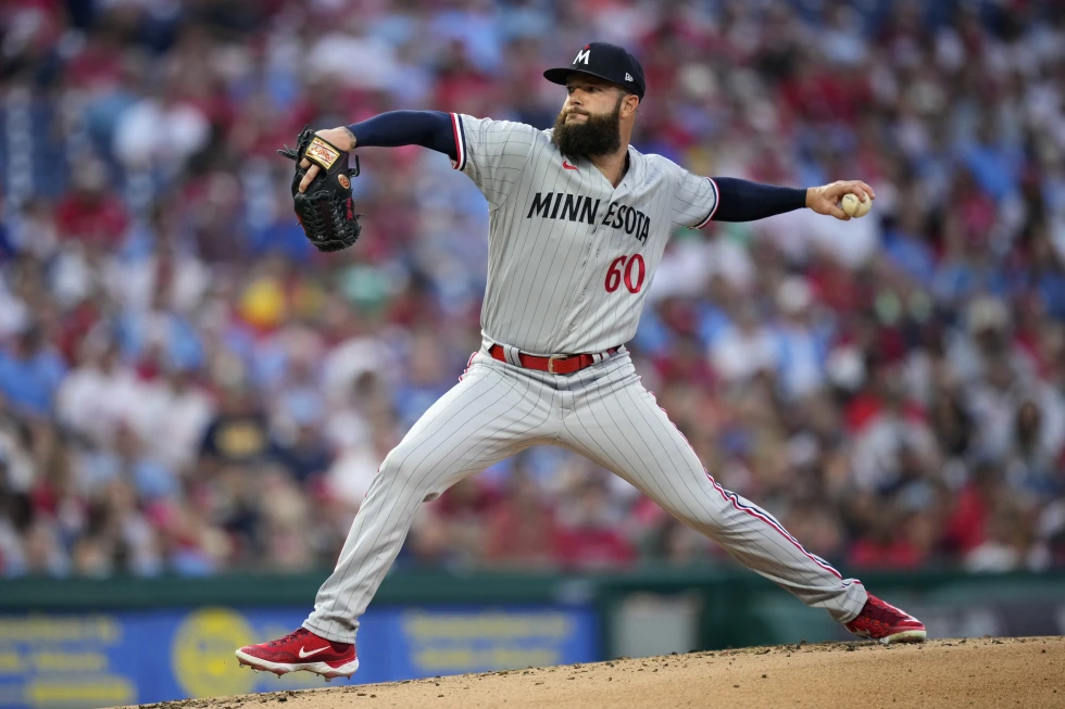 Left-Handed Pitcher Dallas Keuchel Joins Brewers from Mariners - The ...